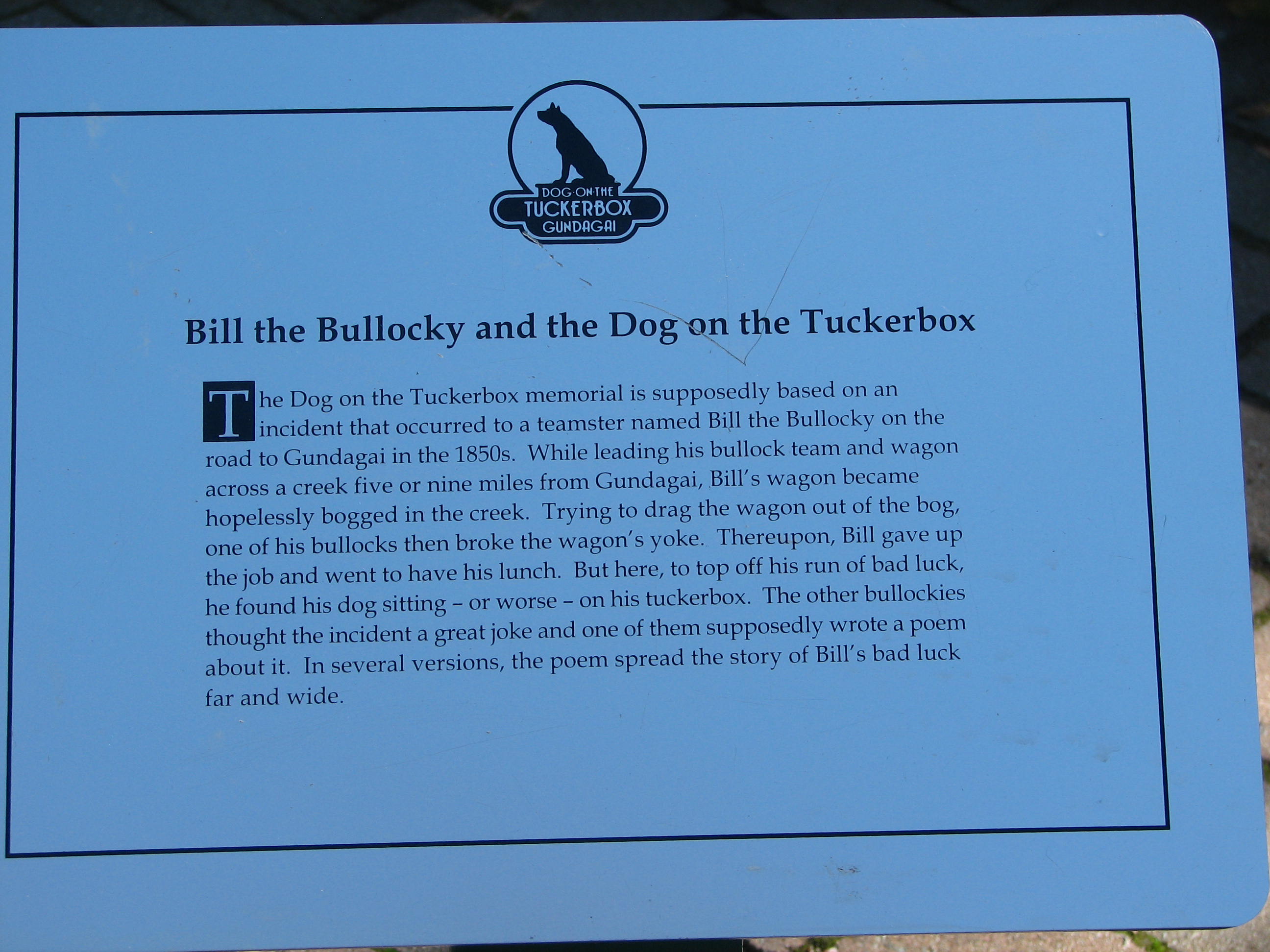The story about the dog on the tuckerbox near Gundagai - Trevor's Birding